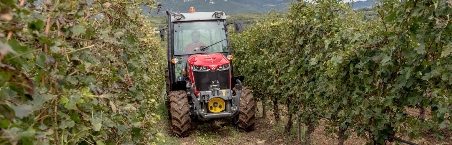 JCB Fastrac 4000 Series - Hamilton Ross Group