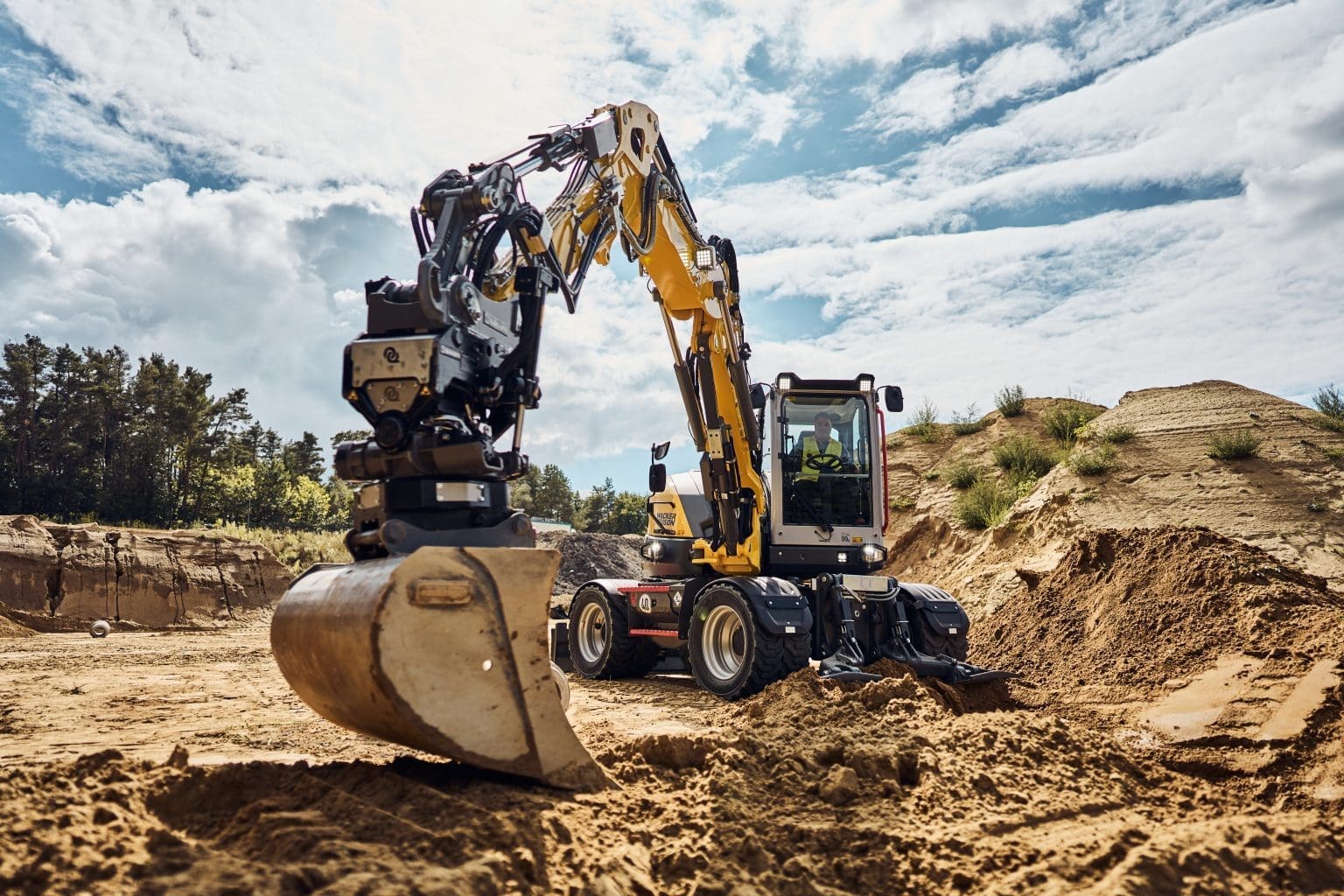 Excavators - Hamilton Ross Group
