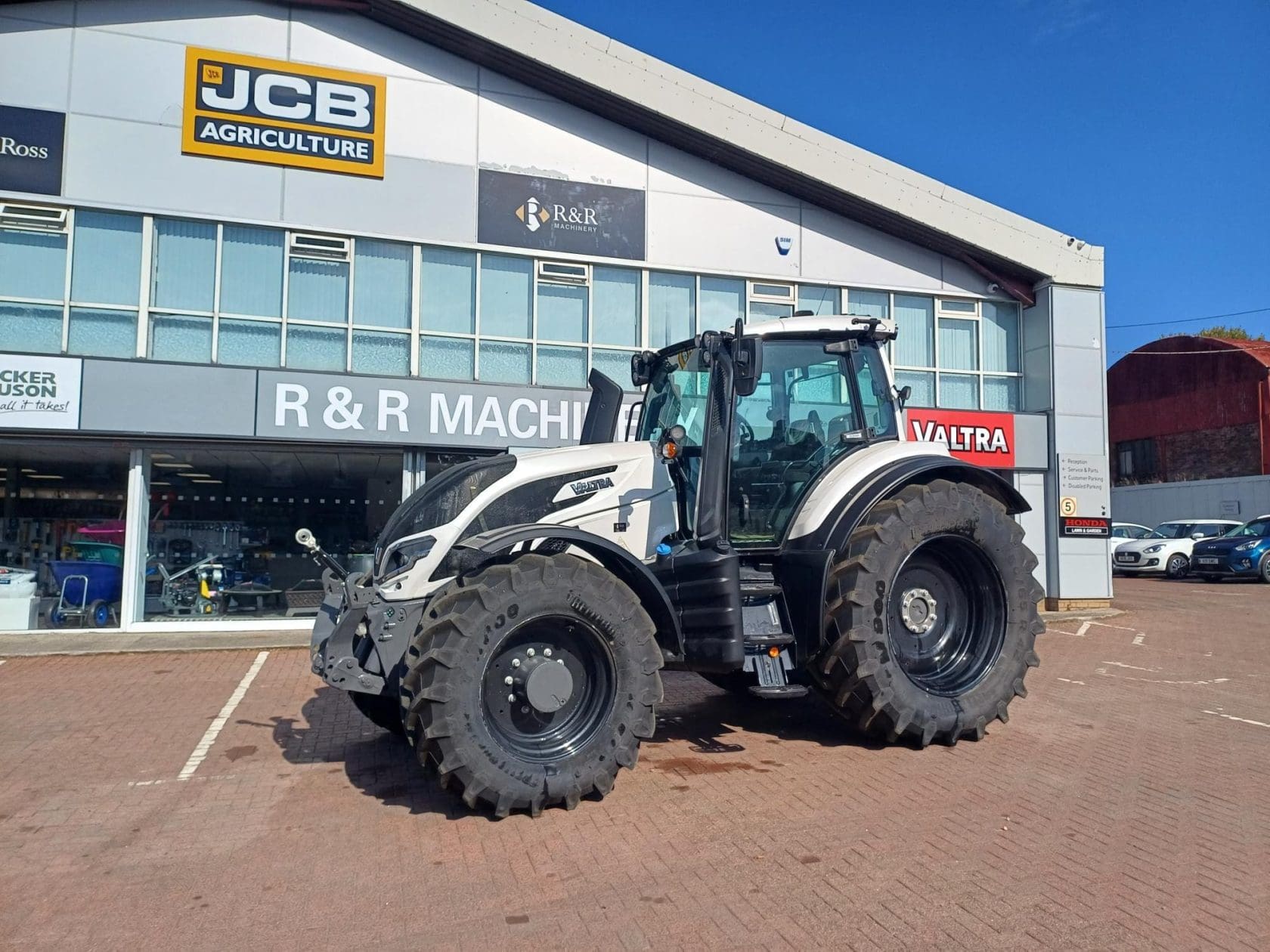 Valtra T195-A - Hamilton Ross Group