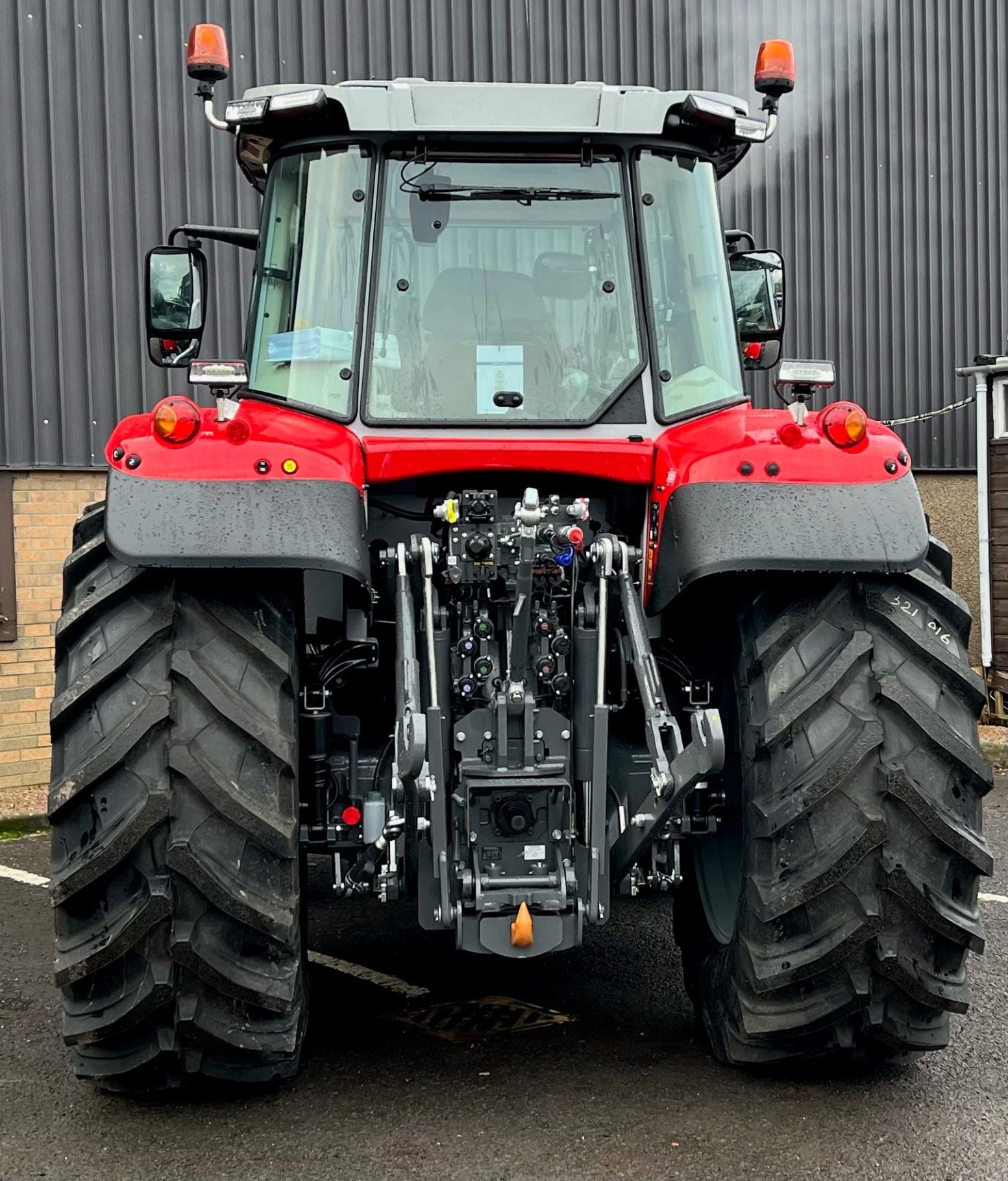 MF 7S-180 D6 - Hamilton Ross Group