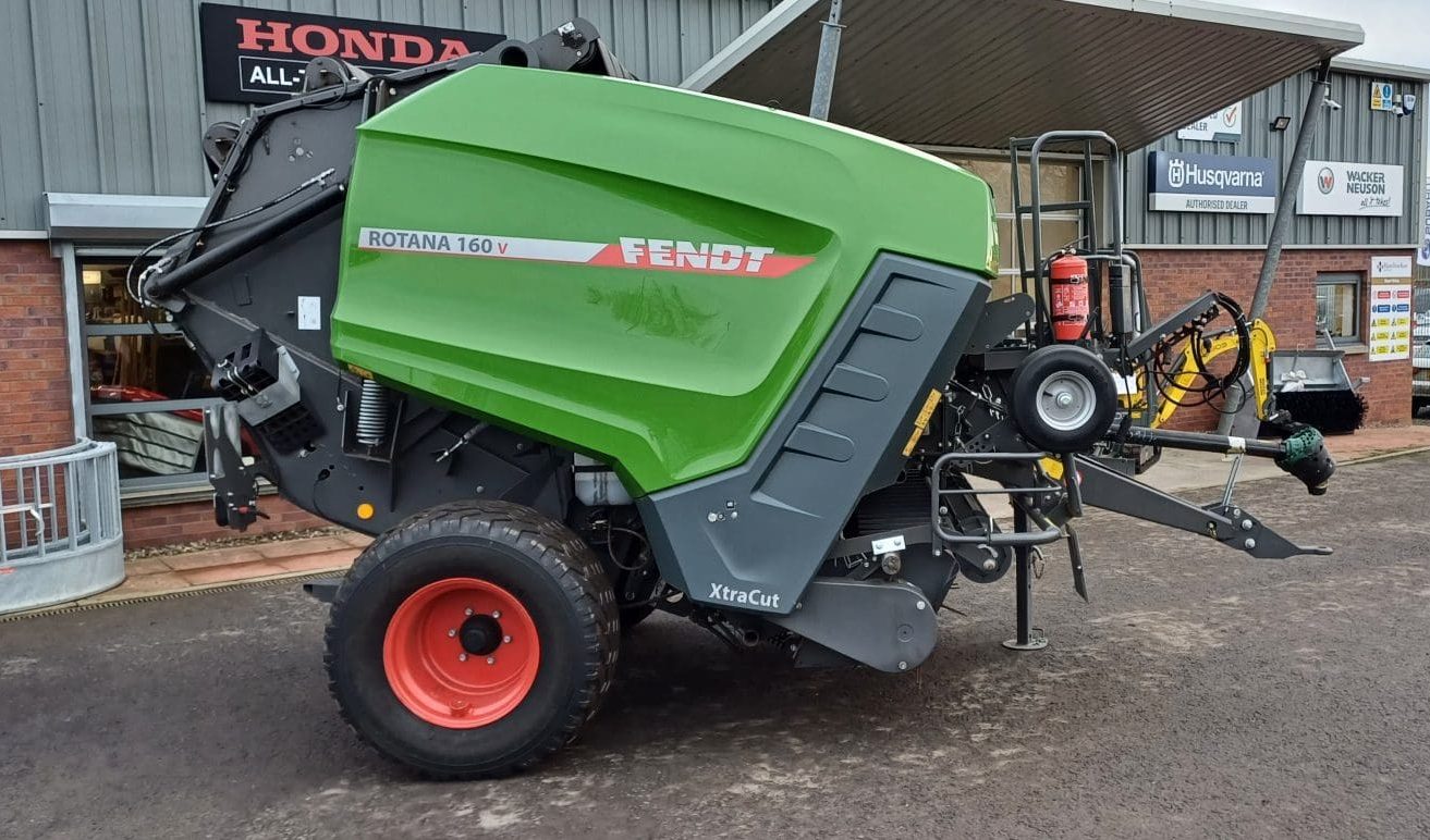 Fendt 160V Baler - Hamilton Ross Group