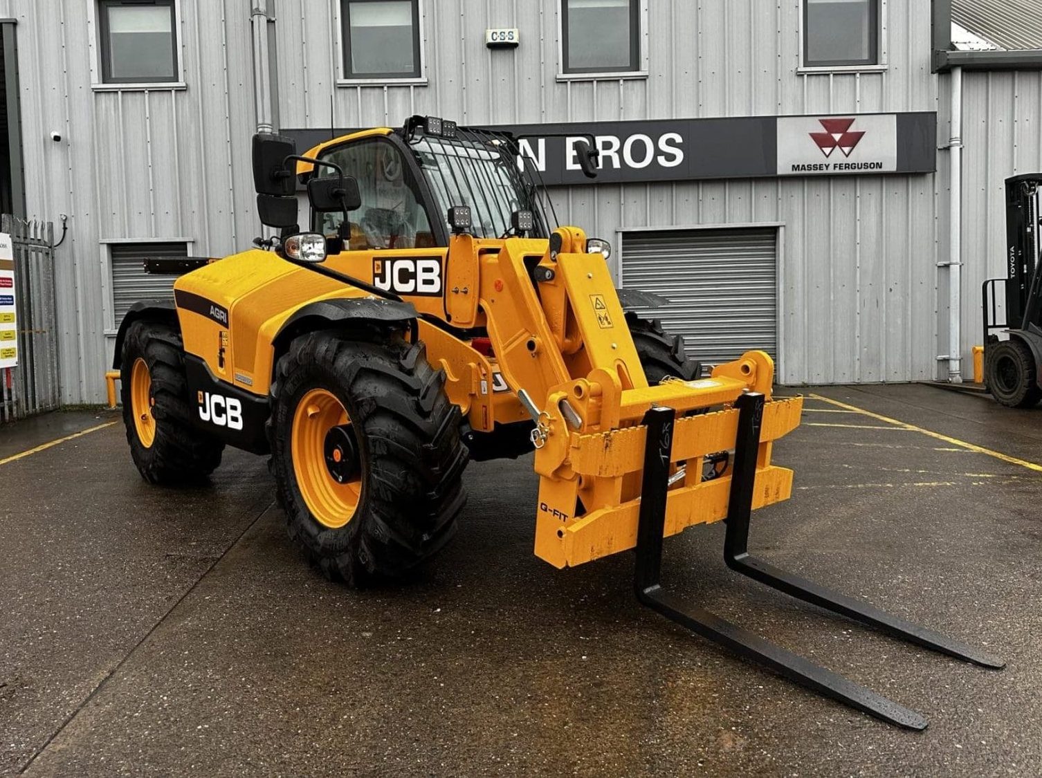 JCB 532-60 Agri Loadall - Hamilton Ross Group