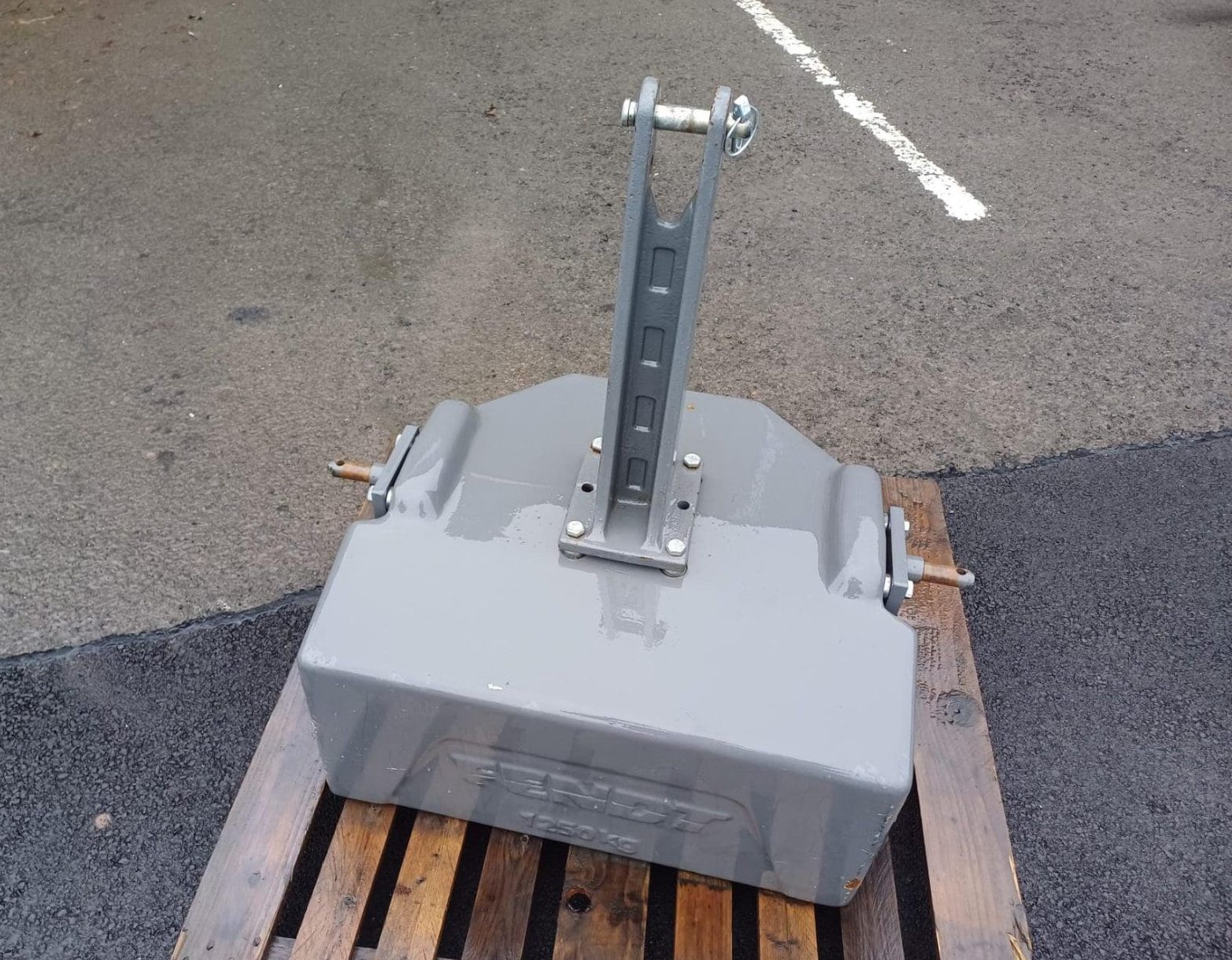 Fendt 1250kg Weight Block - Hamilton Ross Group