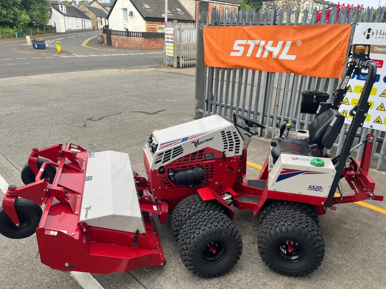 Ventrac 4520y Compact Tractor - Hamilton Ross Group