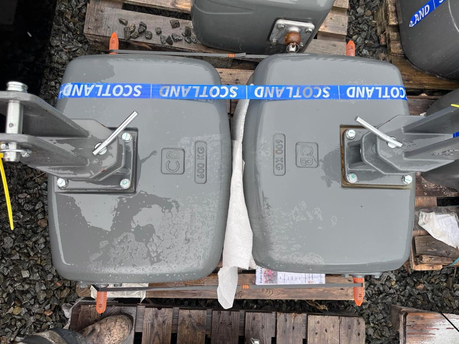 AGCO 600KG WEIGHT BLOCK - Hamilton Ross Group