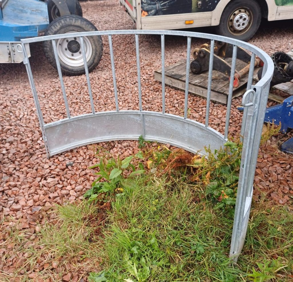 Glendale V Sheep Ring Feeder - Hamilton Ross Group