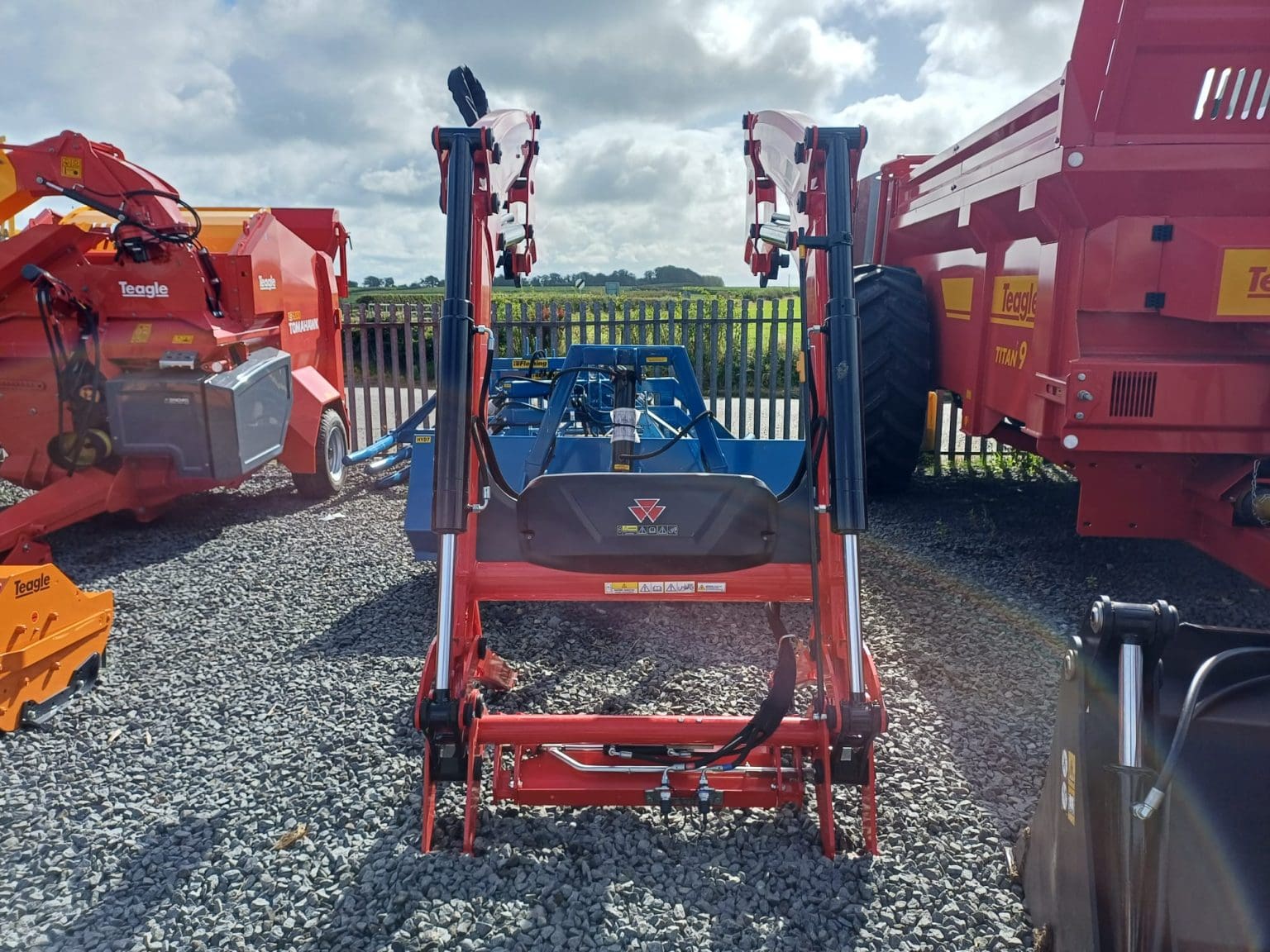 Massey Ferguson 3823 Loader - Hamilton Ross Group