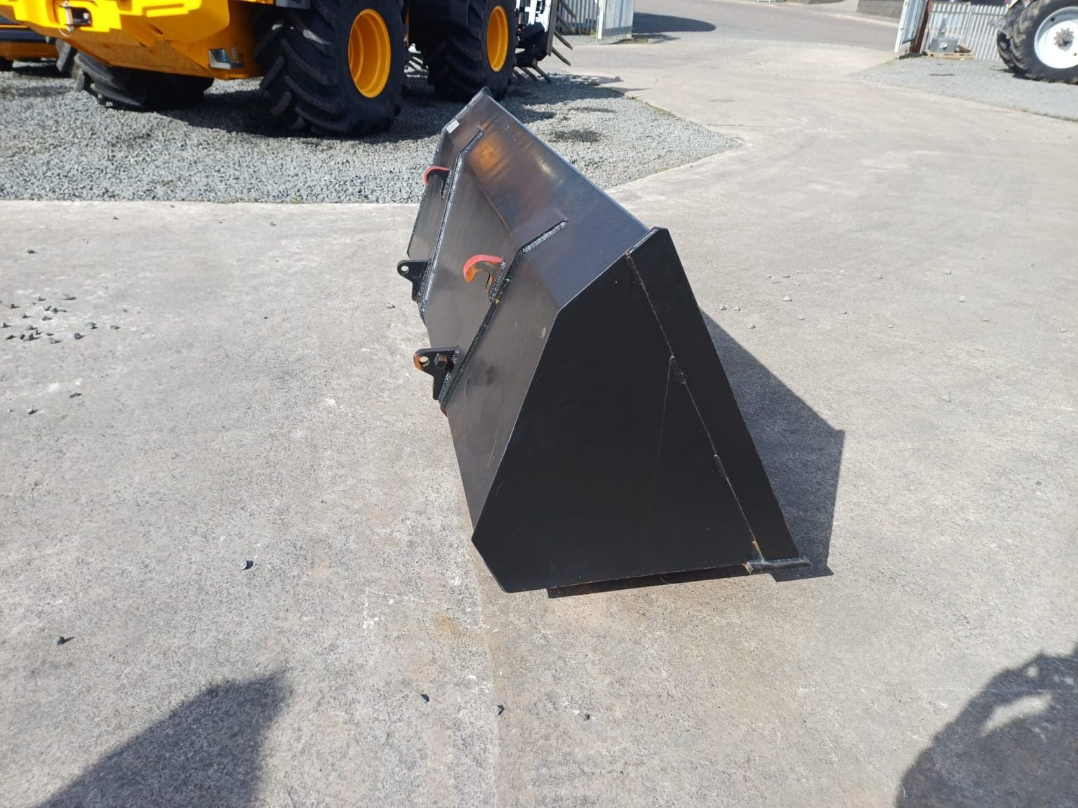 Miscellaneous 6' Euro Bucket - Hamilton Ross Group