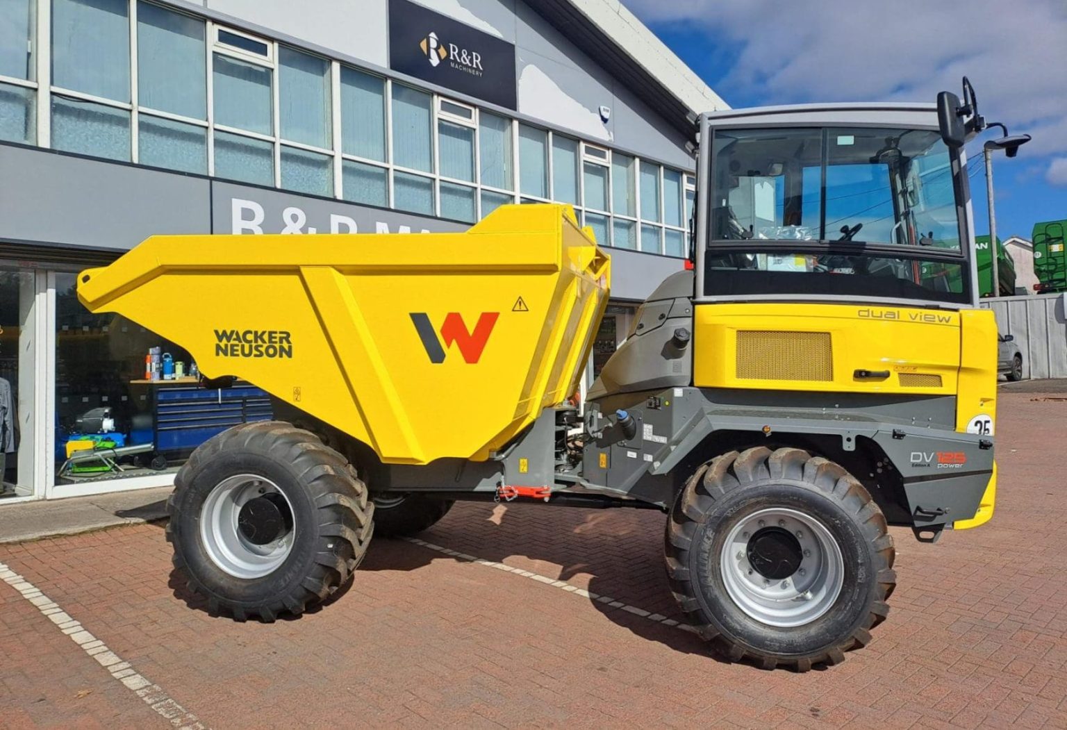 Wacker Neuson DV125 ST 12.5T Dumper DV - Hamilton Ross Group
