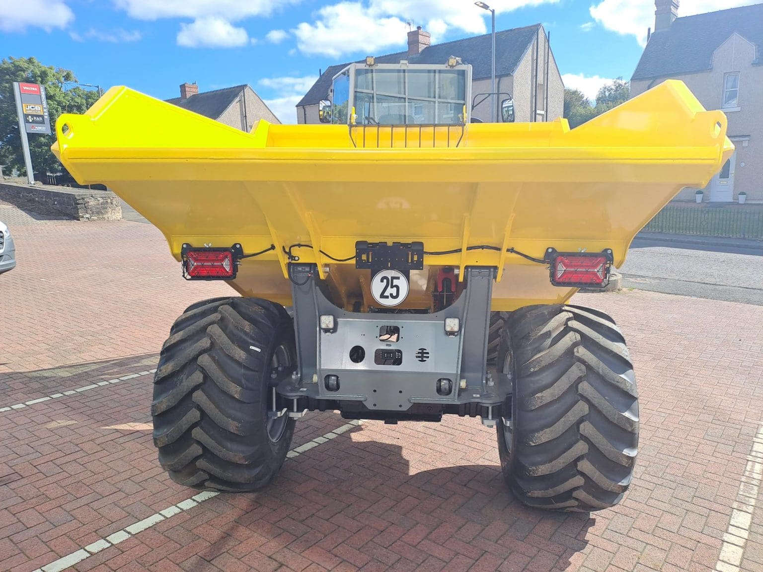 Wacker Neuson DV125 ST 12.5T Dumper DV - Hamilton Ross Group