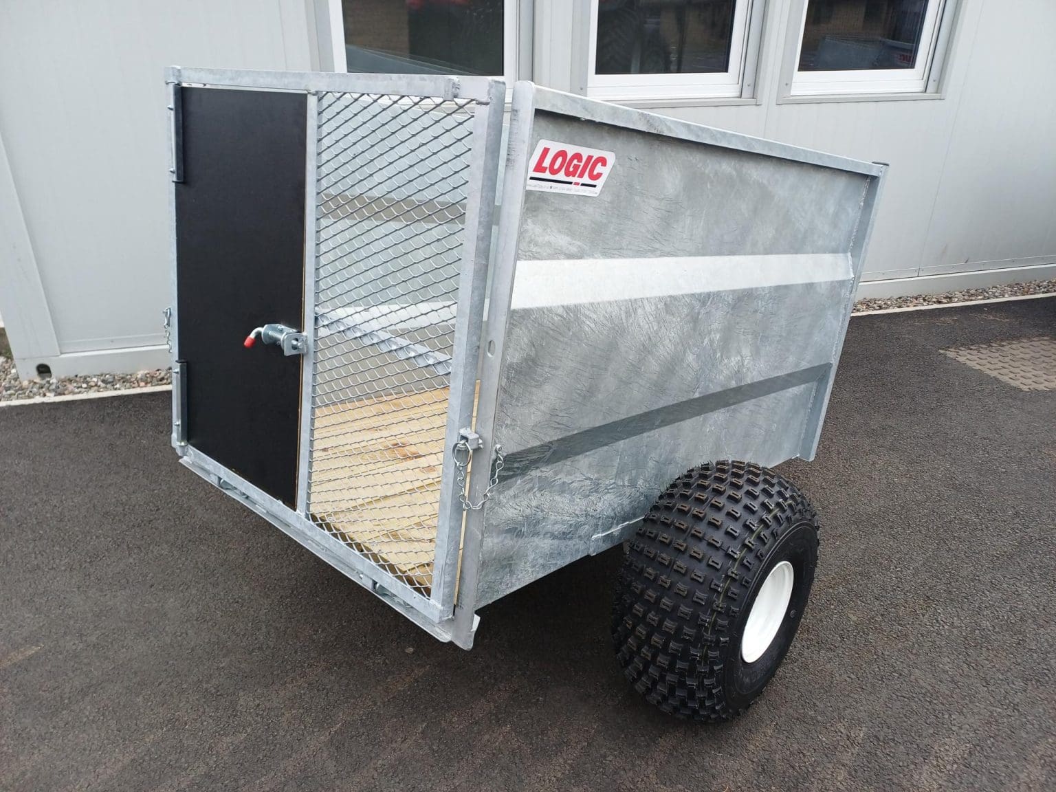 SST448E Livestock Trailer - Hamilton Ross Group