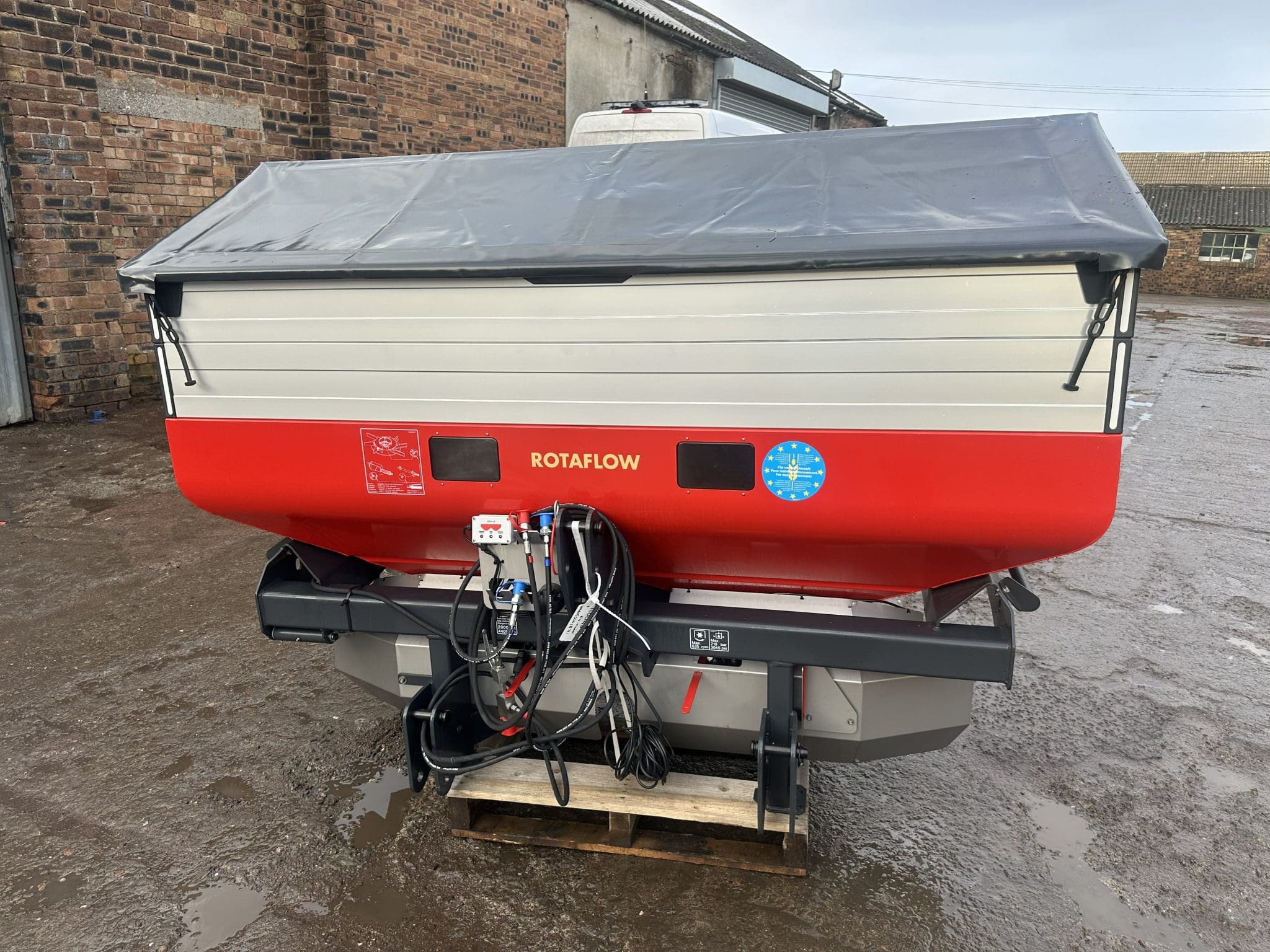 VICON RO-M SPREADER - Hamilton Ross Group